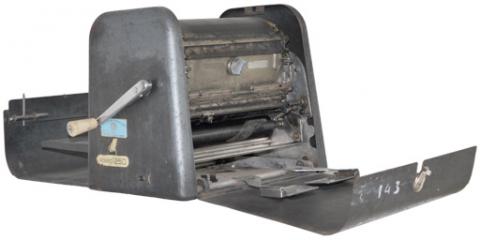 Koleksi Benda | Museum Pendidikan Indonesia